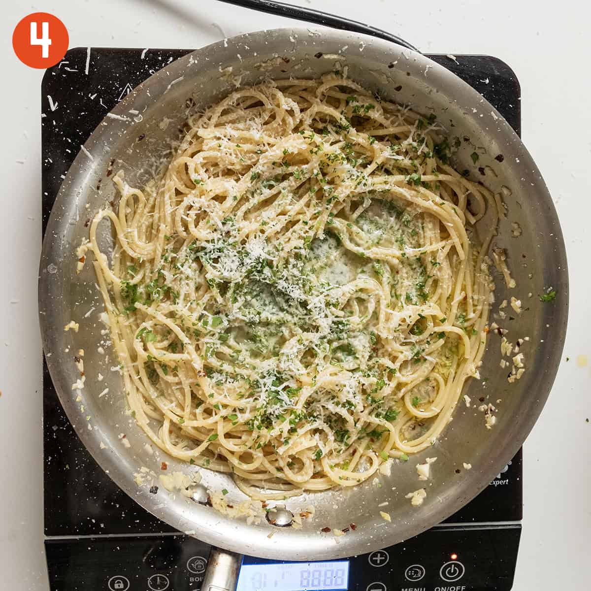 15-Minute Spaghetti with Garlic and Oil - Always From Scratch